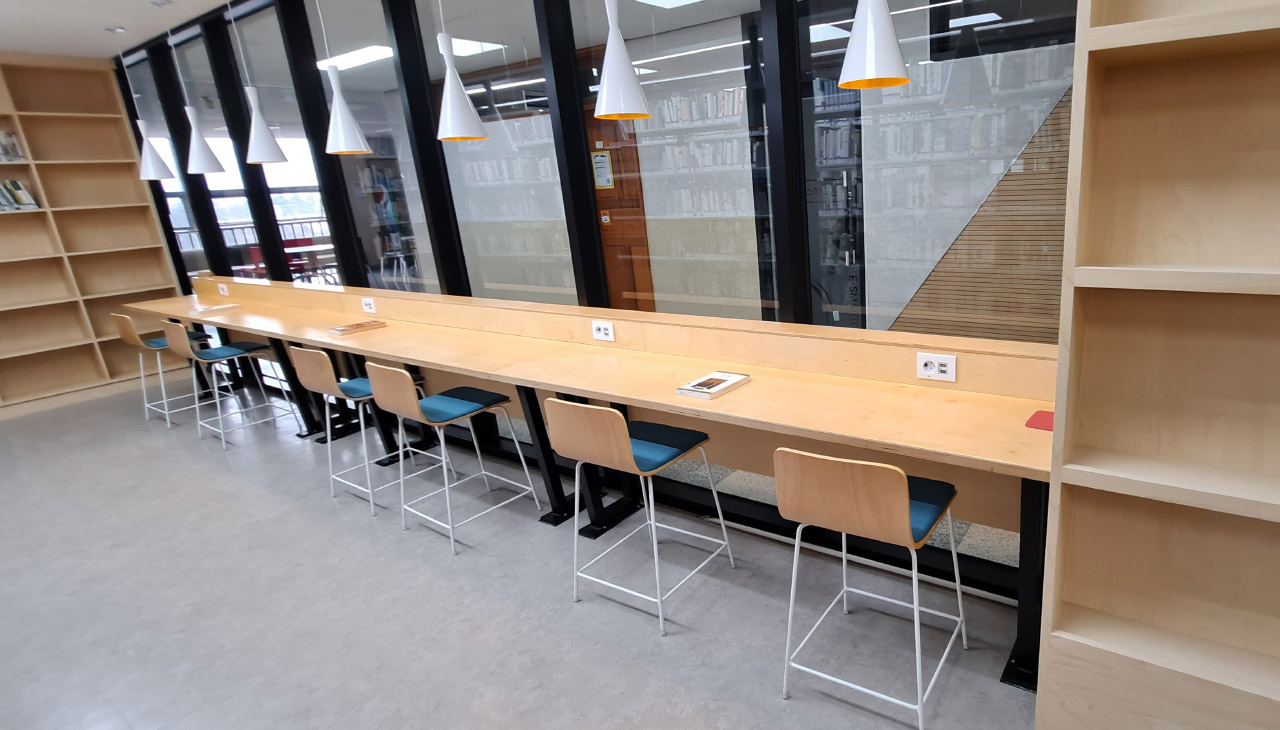 KOFUS-22-178 > 스툴의자 | (주)코퍼스